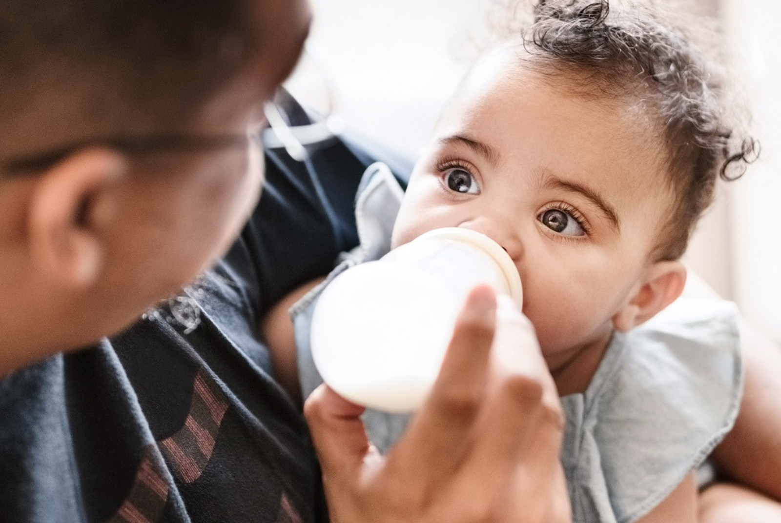 Een papfles voor je baby: doen of niet? - Ouders van Nu